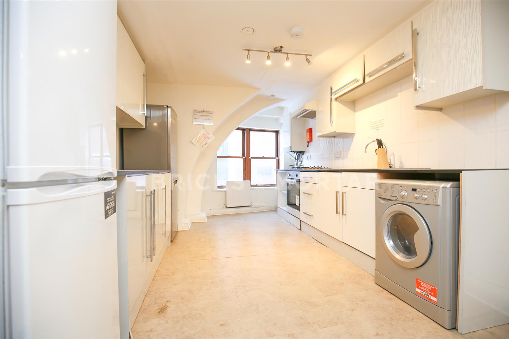 Bricks & Mortar - 6 Bedroom Flat in City Centre Let Agreed